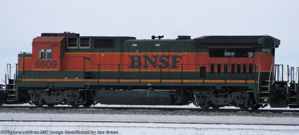 BNSF 8609
